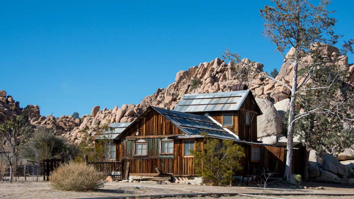 Wonderland of Rocks: Guide to Joshua Tree’s Rugged Maze of Boulders ...